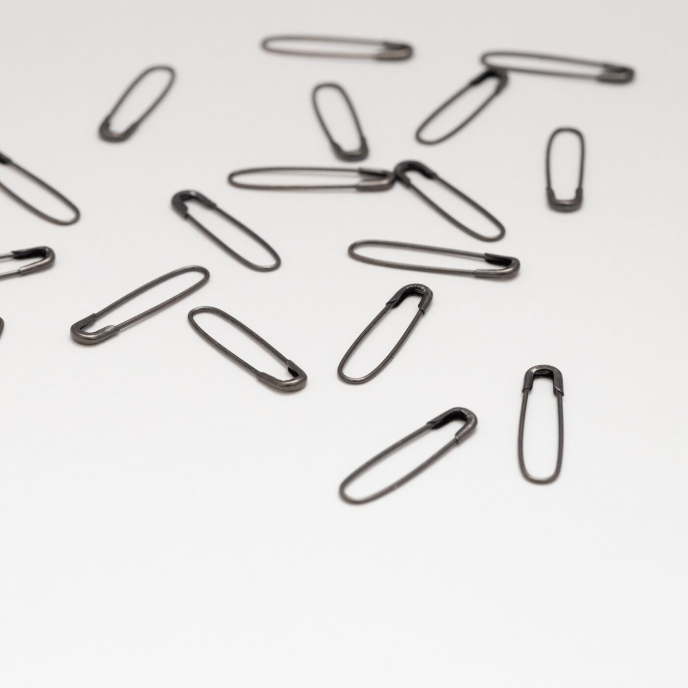 Gun Metal French Safety Pins | Merchant&Mills | 内田ミシン商会