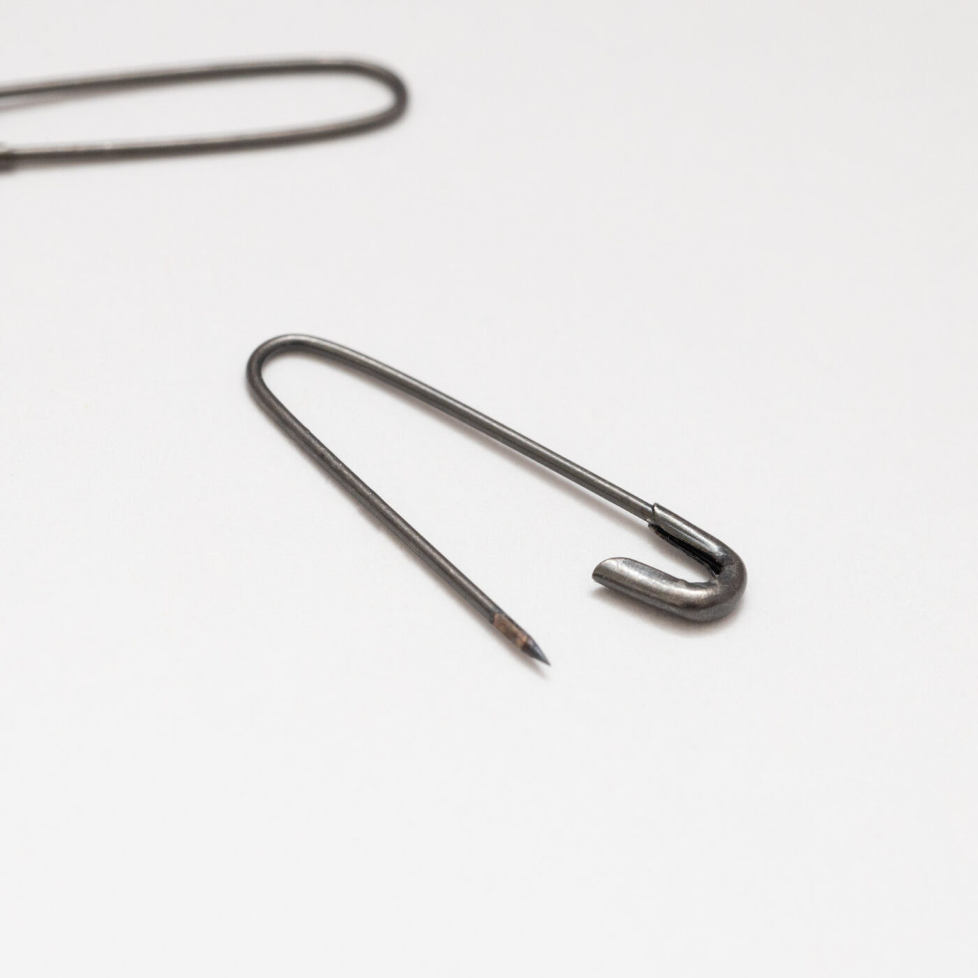 Gun Metal French Safety Pins | Merchant&Mills | 内田ミシン商会